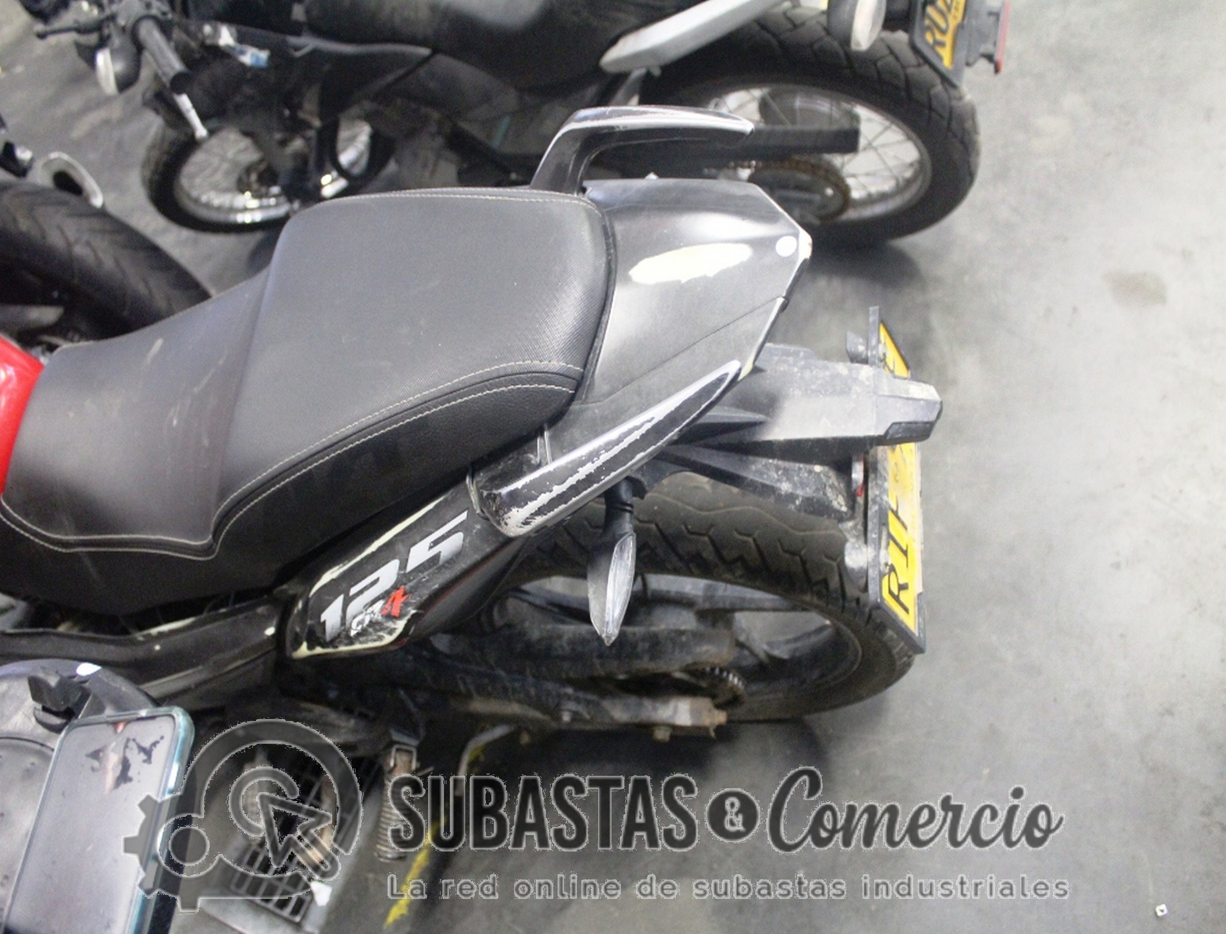 Subastas y Comercio - Motocicleta Akt Ak125cr4 EIII Mod.2021 -Daños RIF97F